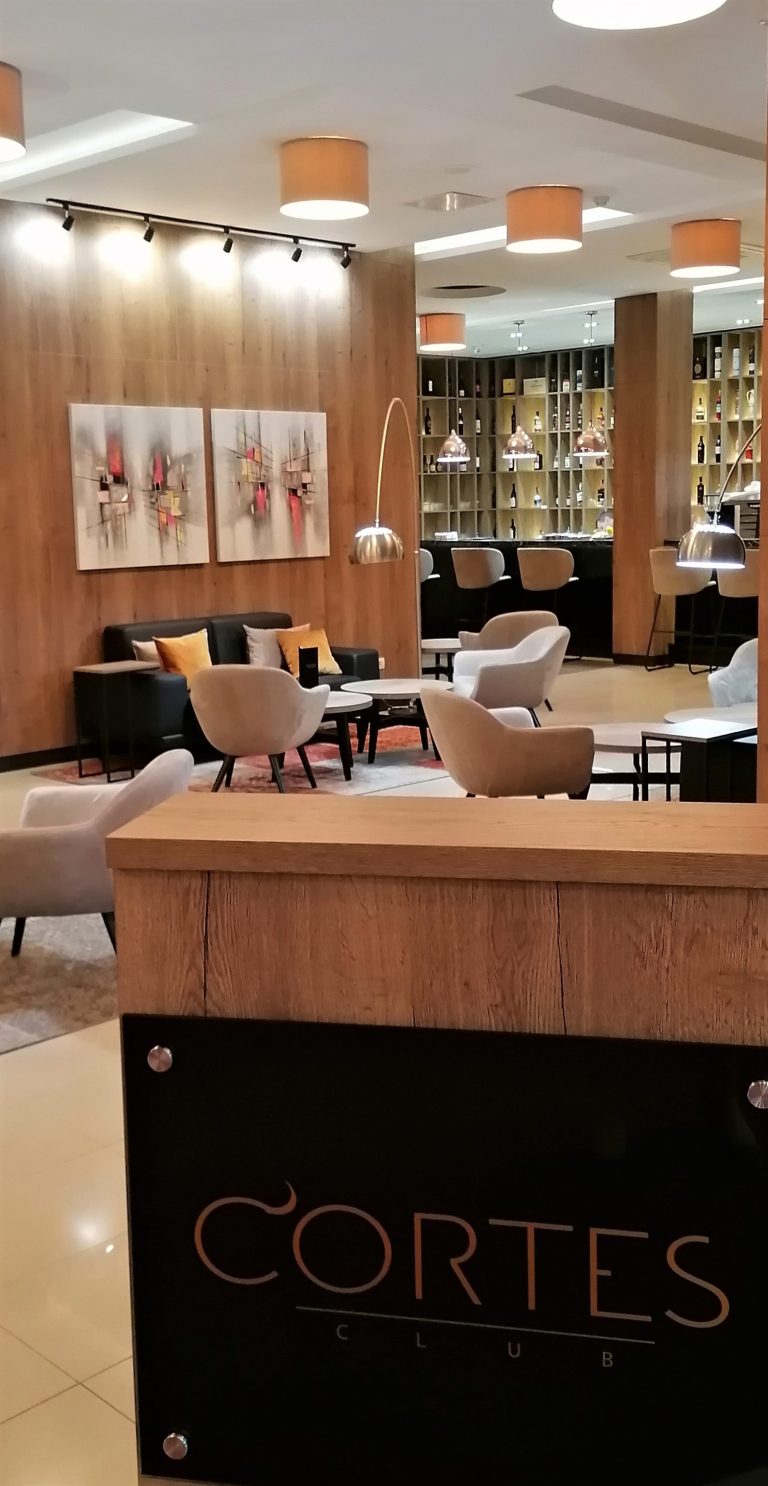 Cortes Club: Steakhouse, Pizza&Pub, Aperitif & Cigar Bar